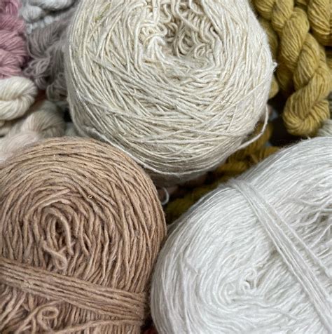 패브릭 실 바구니 바느질 보송 보송한 핸드스핀 목화실 입니다 손으로 자아서 뽑은 핸드스핀 실 Facebook