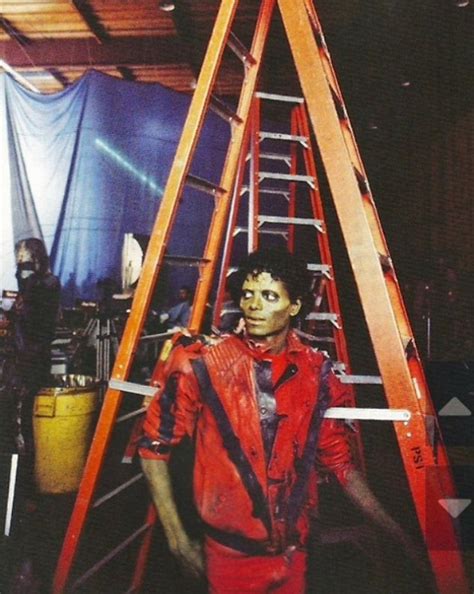 40 Amazing Behind The Scenes Photos Of Michael Jackson During The