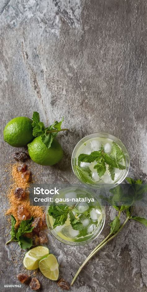 유리 탱크 모 히 토 그리고 칵테일 재료입니다 신선한 민트 임 0명에 대한 스톡 사진 및 기타 이미지 0명 감귤류 과일 녹색 Istock