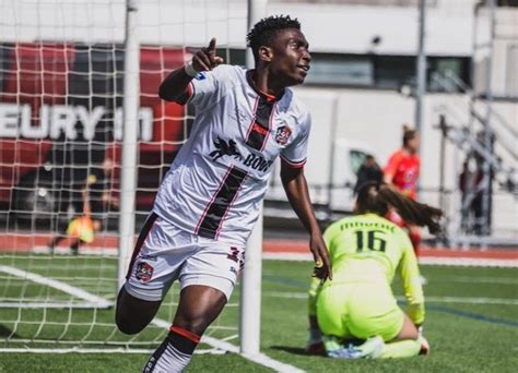 Le Foot 225 Rosemonde Kouassi A Déjà Conquis La France