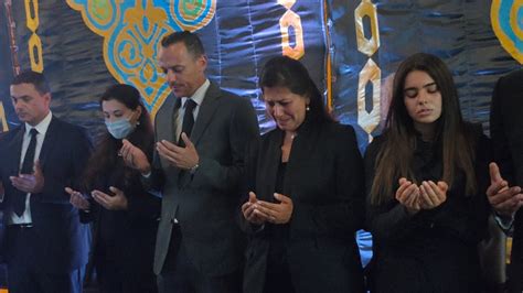 انهيار بنات محمد فريد خميس بالبكاء اثناء تلقي العزاء Youtube