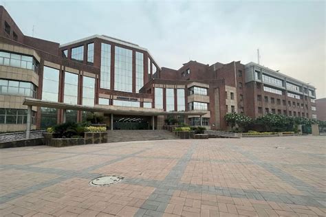 Amity School Of Engineering And Technology New Delhi Campus Photos