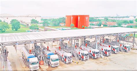 ပြည်ပမှစက်သုံးဆီနှင့် စားအုန်းဆီတင် သင်္ဘောများ စဉ်ဆက်မပြတ် ဝင်ရောက်လျက