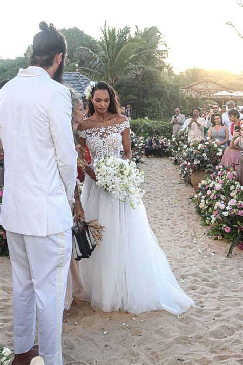 Lais Ribeiro And Joakim Noah Tie The Knot On The Beach In Brazil 0713
