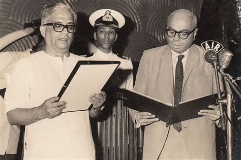 അച്യുതമേനോന്റെ തിരിച്ചുവരവ് ചോര പുരണ്ട വസ്ത്രങ്ങളുമായി പിണറായിയുടെ