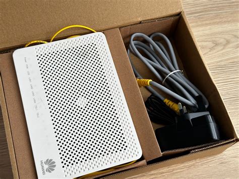 Huawei OptiXstar GPON Terminal + Bridge GPON Terminal + Dual Bank Mesh ...