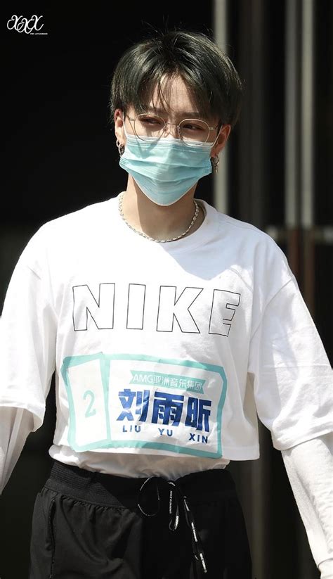 Ghim Của On Yi Trên Liu Yu Xin 刘雨昕