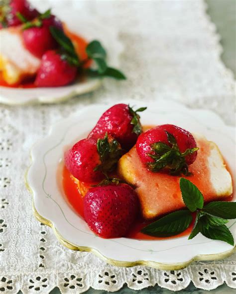 Strawberry Clouds Peak Of The Season Irresistibility Cathy Thomas Cooks
