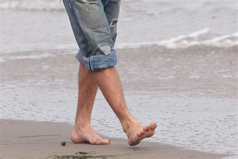 Cam Gigandets Feet