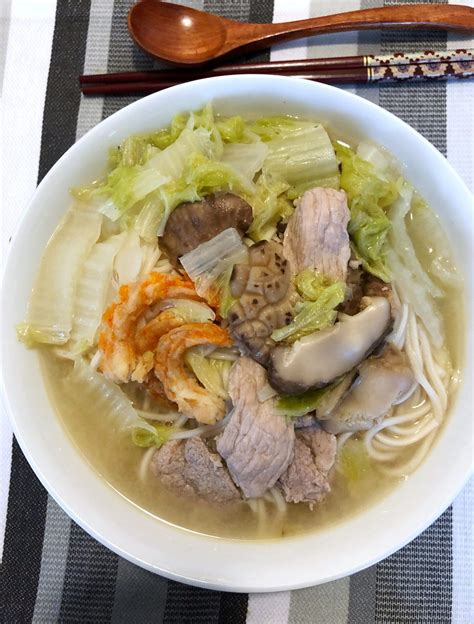 Chinese Cabbage Noodle Soup Recipe 紹菜肉片湯面 Cooking With Kenneth
