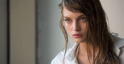 5 дієвих порад як зберегти зачіску в дощову погоду