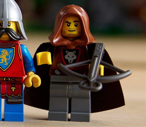 Lego Castles Wolfpack Is Back In 10332 Medieval Town Square