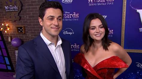 Selena Gomez Kysser David Henrie Mhm 🤔 Who Remembers This