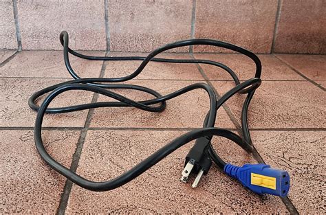 QSC Locking Power Cord For HPR And K Series Reverb