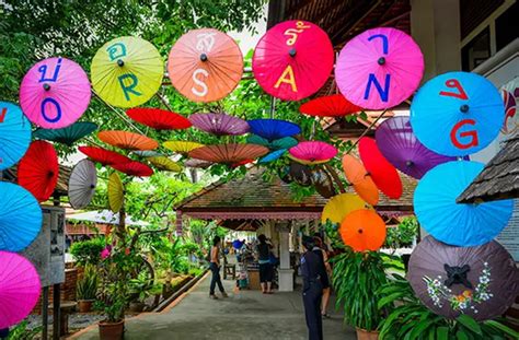 치앙마이 버쌍 우산 마을 And 싼캄팽 온천 단독 투어