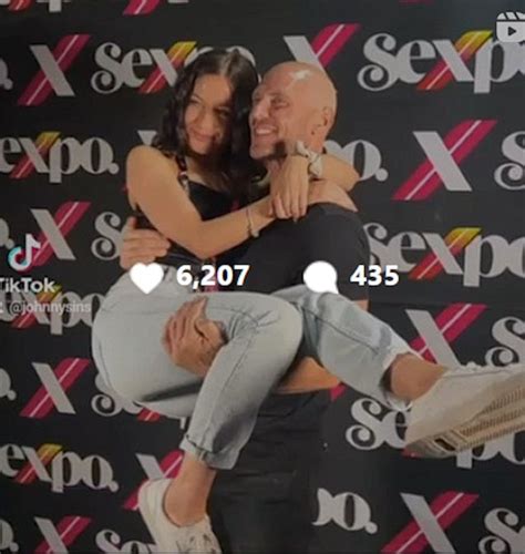 Name The Teen Or Girl With Johnny Sins At Sexpo Austarlia 1585123