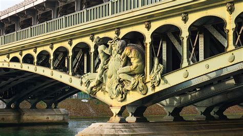 사진에서 아이코 닉 퐁 드 비르하 킴 봄 아침에 파리 프랑스 세 느 강에 0명에 대한 스톡 사진 및 기타 이미지 0명 강 봄 Istock