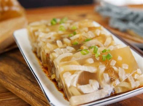 【肉皮冻的做法步骤图，肉皮冻怎么做好吃】开朗的网友13下厨房