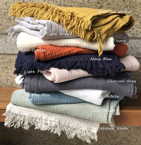 بطانية طفل حديث الولادة ، لف قماط ، مفرش سرير على السرير ، مناشف حمام