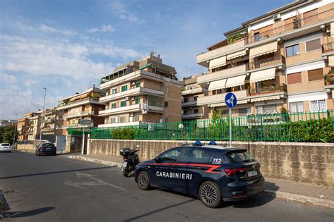 Roma Uccide La Madre E Nasconde Il Cadavere Fermato 48enne Lapresse