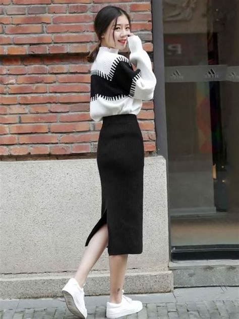 15 ไอเดียแมทช์กระโปรงและรองเท้าผ้าใบ ใส่คู่กันยังไงก็ชิค Ladyissue เว็บรีวิวเครื่องสำอาง