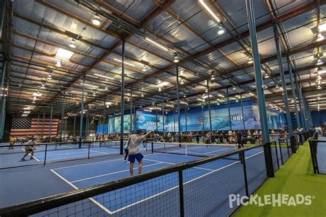 Play Pickleball At The Hub Pickleball Club Silicon Valley Court