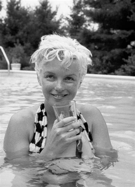 Pool R Marilynmonroe