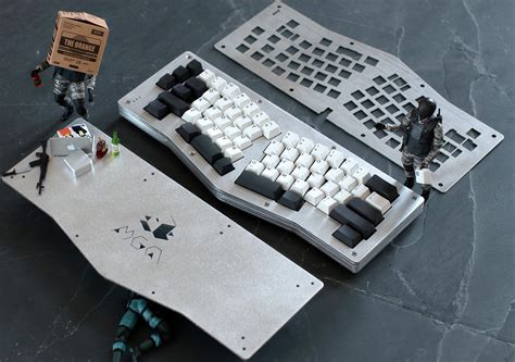 [us Ma][h] Pink Tgr Alice [w] Black Tgr Alice R Mechmarket