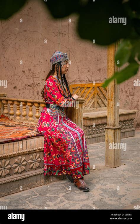 Kashgar Xinjiang China July 17 2023 A Chinese Girl Wearing