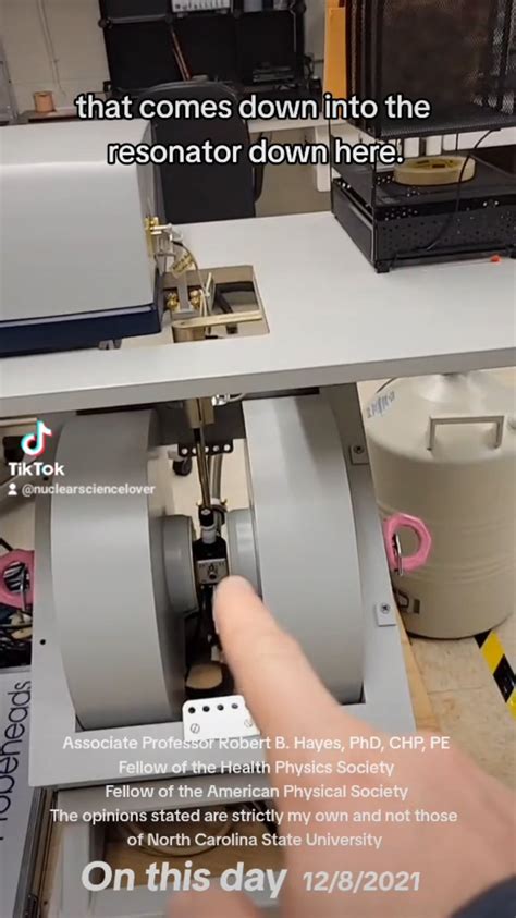 Electron Paramagnetic Resonance Spectrometer R Sciencencoolthings