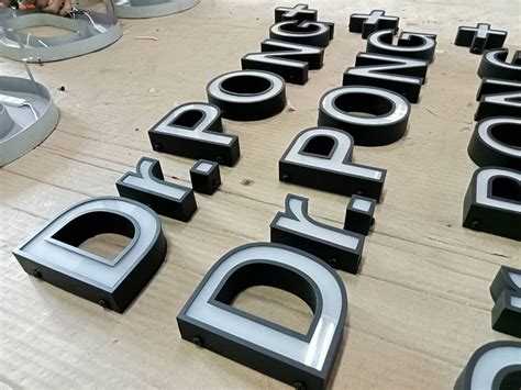 อักษรสำเร็จรูป ลายฉลุ อักษรโลหะพ่นสี ลายฉลุเหล็ก ป้ายสำเร็จตกแต่ง