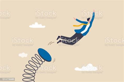 비즈니스 성장 개선 경력 경로 또는 직업 향상 더 높은 위치 개념으로 승진 하늘에서 높은 발판을 점프 자신감 사업가 지도자