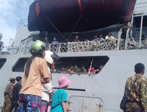 Khit Thit Media လောင်းလုံးတွင် လူငယ် ၃၀၀ ကျော်ကို Facebook