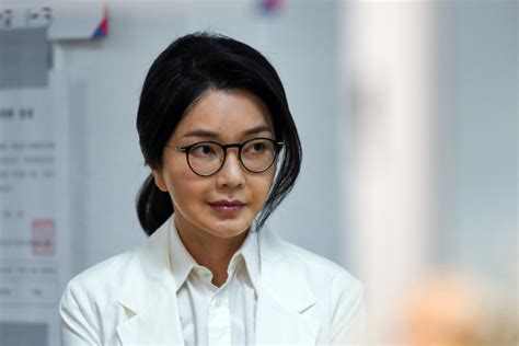 권력에 비굴했나 김건희 논문 이제와 학위취소 나선 숙대·국민대 파이낸셜뉴스