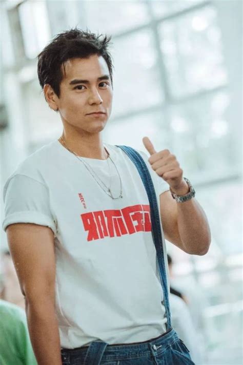 彭于晏夏天穿搭彭于晏西装大山谷图库