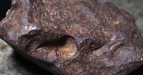 80년 넘게 문 괴던 돌 1억 넘는 희귀 운석이었다