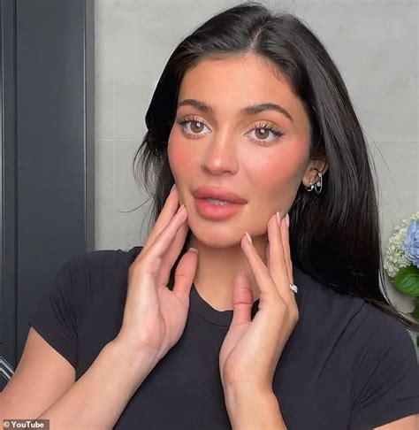 Kylie Jenner Shows Off Her Bare Face As She Opens Up About Embracing A