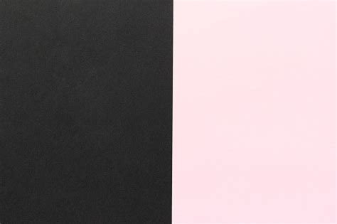 검은 색과 분홍색 반쪽 종이 배경입니다 미니멀리즘 텍스트 에 대한 공간이있는 두 가지 색상 텍스처 포스터 또는 기프트 카드용 추상 템플릿 0명에 대한 스톡 사진 및 기타