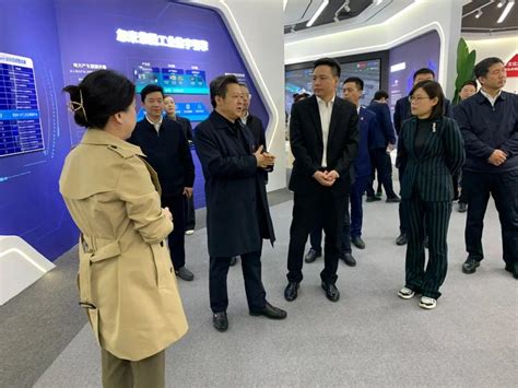 湖南省湘潭市委书记刘志仁一行领导莅临艺点意创考察调研 知乎 湖南省湘潭市委书记刘志仁一行领导莅临艺点意创考察调研 知乎