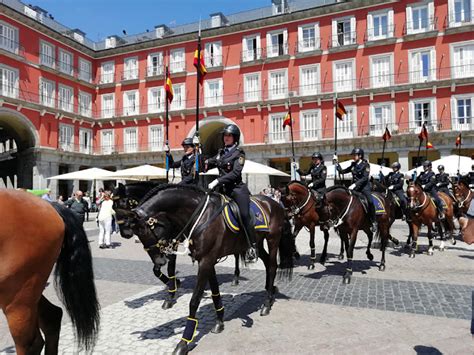 Una Historia De La Policía Nacional La Celebración Del 2 De Mayo En