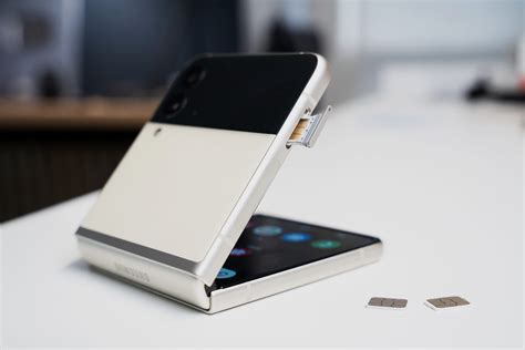 How To Remove Sim Card From A Flip Phone Step By Step Instructions Citizenside