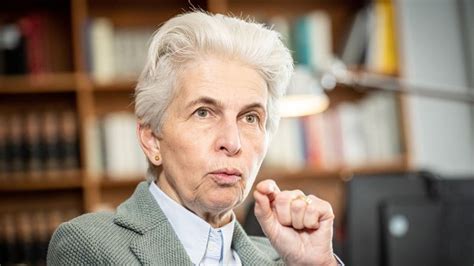 Gaslieferungen Strack Zimmermann Kritisiert Kretschmer Scharf Zeit