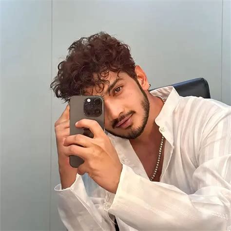 Munawar Faruqui Influencers Place