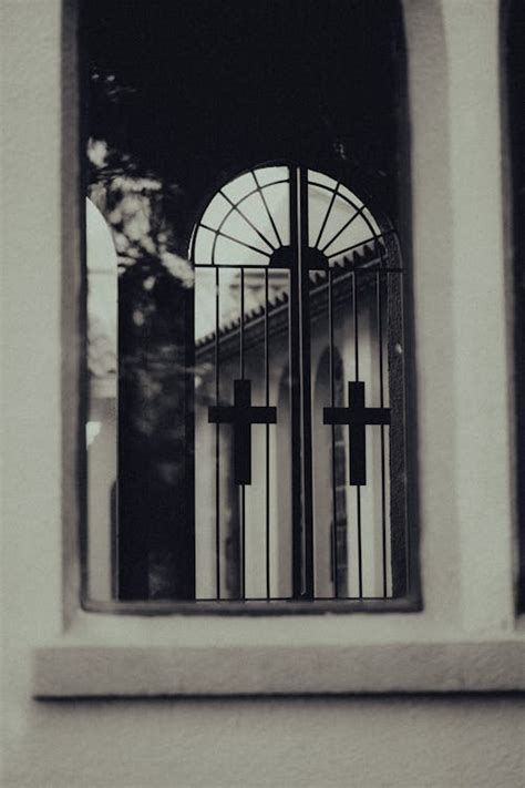 4월 가벼운 가족 갱생 갱신 거룩한 거룩한 주 건물 건축 계란 계절 고딕 스타일 고요한 교회 구조 그림자 꽃 단철 대조 돌 디자인