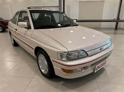 Clássico Ford Escort 1993 Ainda Preserva Nostalgia E Classe
