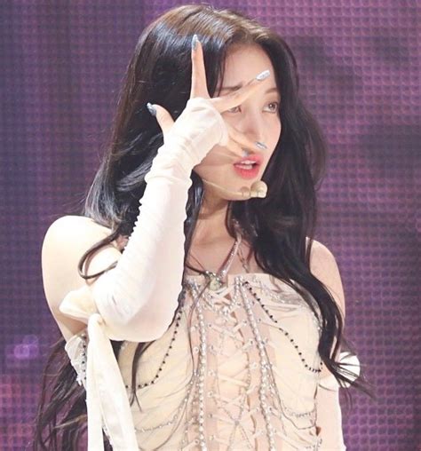 Pin Oleh 𝑮𝒚𝒂𝒓𝒖𝒖 Di Jihyo Selebritas Gadis Cantik Gadis