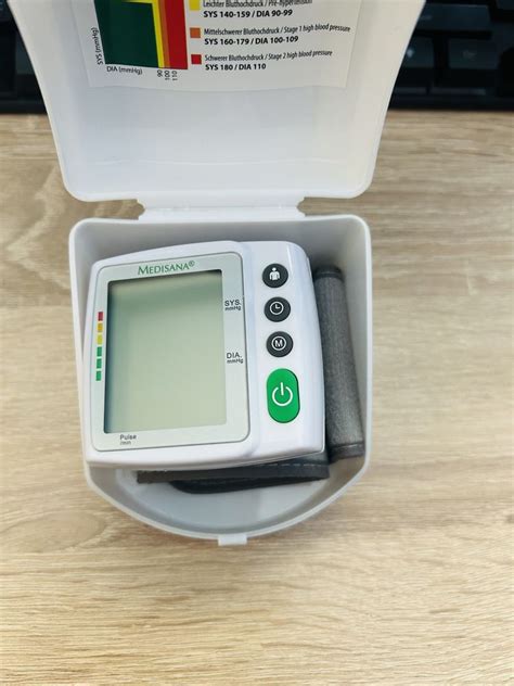 Апарат за кръвно за китка гр София Хладилника • Olx Bg