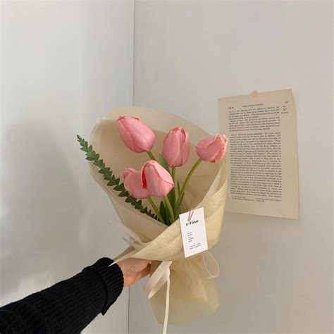 177 次赞、 2 条评论 핑거데이 명함케이크픽스티커귀걸이택 Fingerday 在 Instagram 发布： 꽃다발을 더욱 이쁘게 만들어주는 Tag 🕊