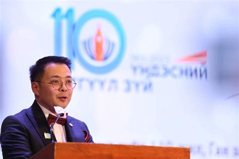 Vibe ЭМГЭНЭЛ ӨЛЗИЙБАЯРЫН ОТГОНБААТАР 1976 2025 Монголын сэтгүүл зүйн нэгэн тод төлөөлөл