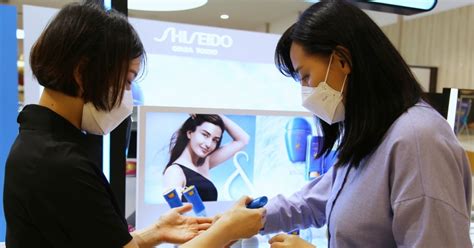 하얀 마스크 피부의 적광주신세계 여름철 자외선차단제 인기